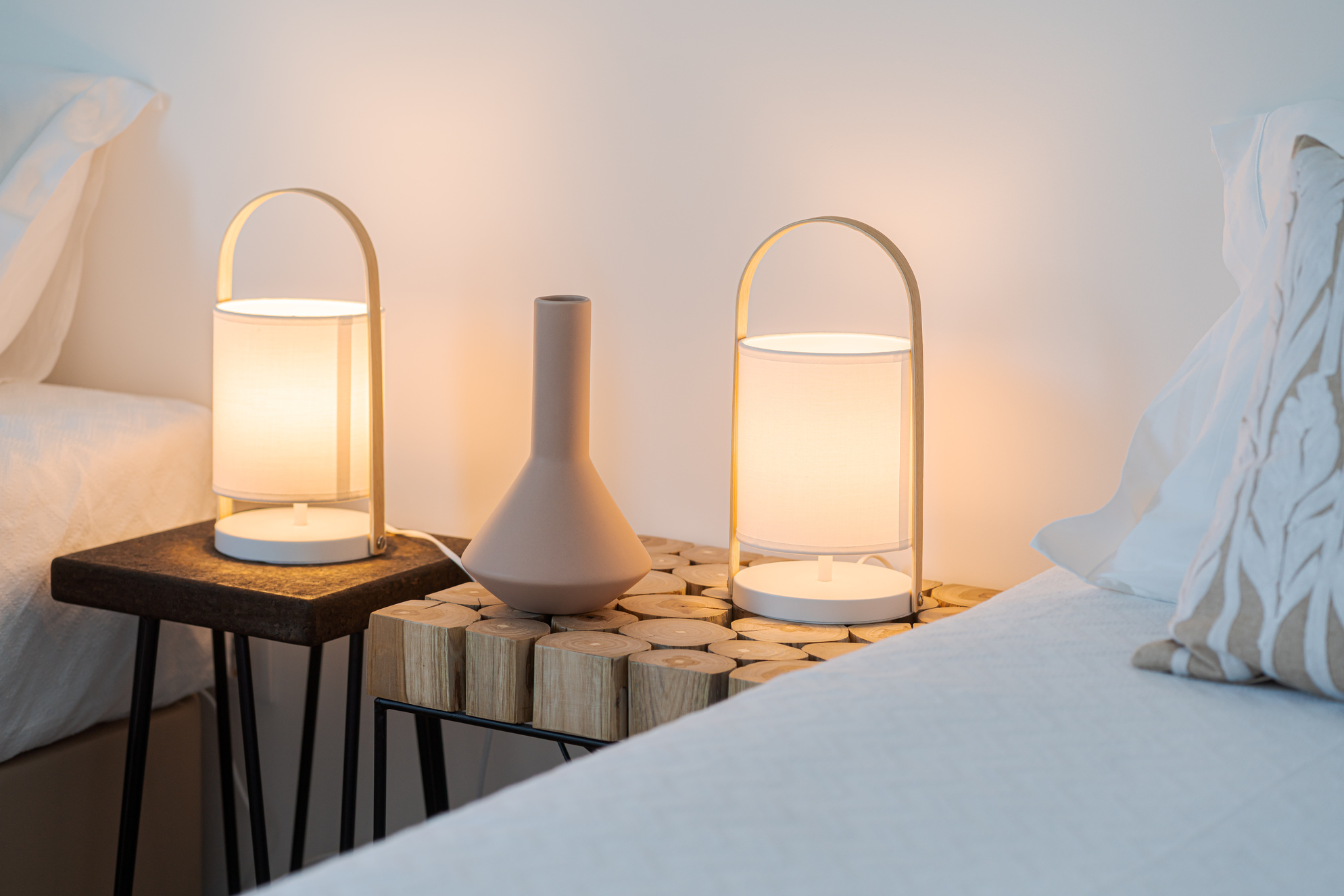 Smart Interior Design: Using Table Lamps in Tiny Homes - Small Wooden ...
